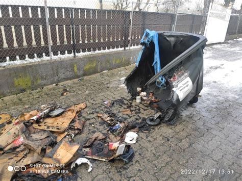 Feuer zerstört zwei Gartenhäuser und beschädigt eine Garage