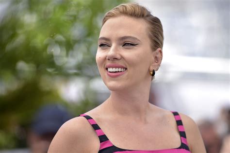 Scarlett Johansson Sublime Dans Une Robe Bustier New York Elle