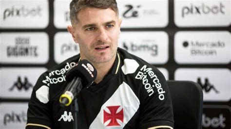 Vegetti fala sobre o duelo contra o Grêmio no Brasileirão Parte de