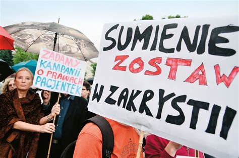 Sprawa zgwałconej 14 latki Kolejne kontrowersje w sprawie klauzuli