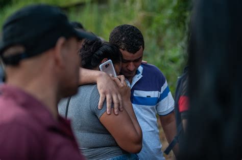 Sobe para 15 o número de mortos em desabamento de prédios no Rio de