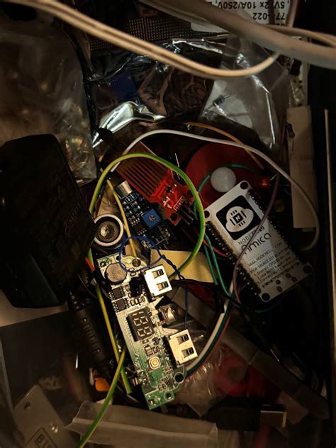 Daruji za odvoz dvě krabice elektronika kabely VšezaOdvoz