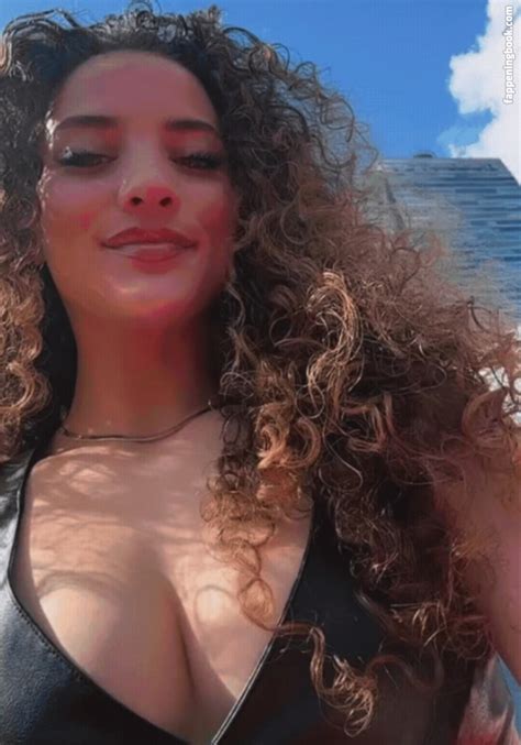Sofie Dossi Nude The Fappening Photo 5654408 FappeningBook