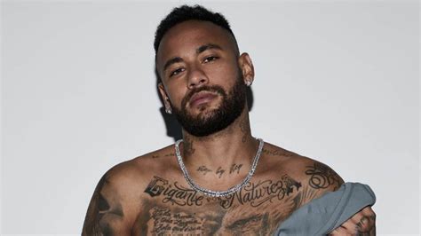 Neymar Jr Takes Off His Shirt To Star In Kim Kardashian S Project