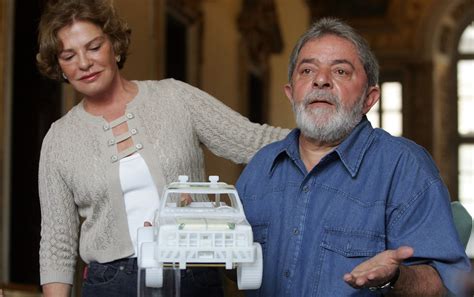 Ex primeira dama Marisa Letícia passa por nova tomografia nesta sexta