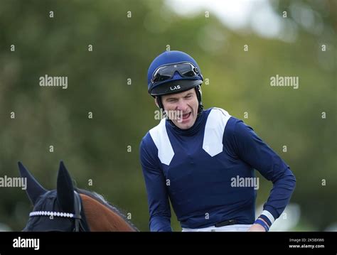 Robert Havlin Festeggia La Vittoria Del Bet365 Fillies Mile Con La