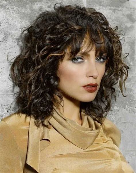 Glamorous Layered Curly Hair Ideas For