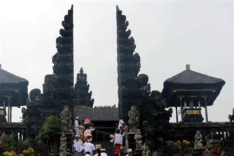 Pura Besakih Bali The Last Day Of The Kedisan Celebration Flickr
