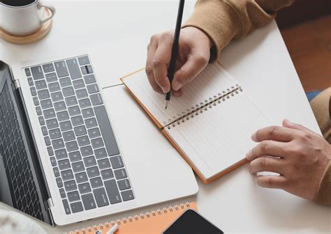 Intip 5 Cara Menulis Kreatif Berikut Agar Jadi Penulis Nyentrik