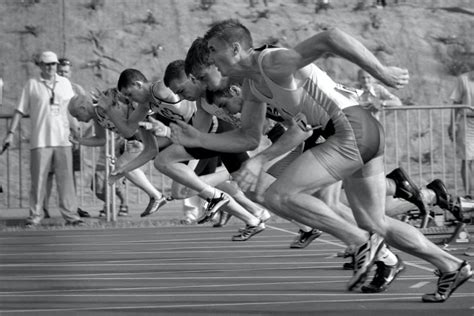 Qué es el atletismo Reglas y pruebas carreras saltos COMPETIZE