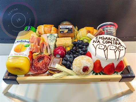 Cesta de Café da Manhã de Aniversário Premium Manhã Perfeita Cestas