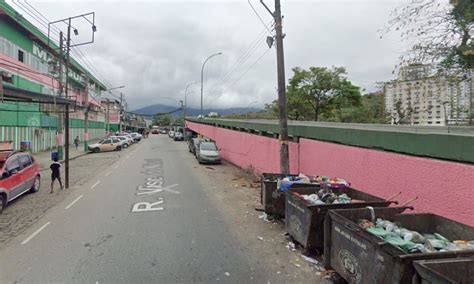 Mulher é atropelada por carro na Mangueira Zona Norte do Rio Super