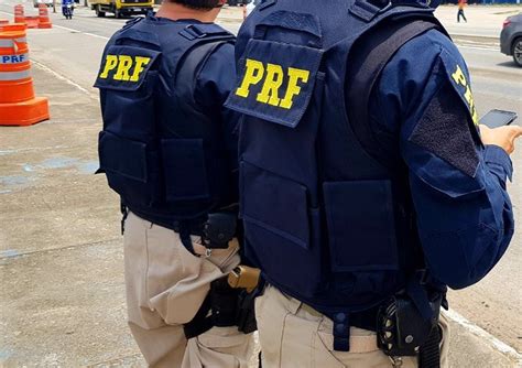 Umbaúba SE PRF flagra inabilitado trafegando perigosamente Polícia
