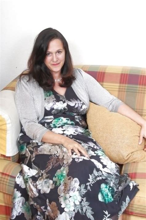 Year Old And British Milf Suzanne From OlderWomanFun Nudedworld