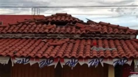 Homem Fica Preso Em Telhado Ao Tentar Furtar Lanchonete Veja Foto