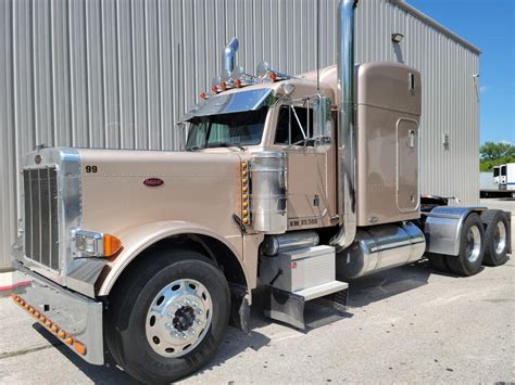 Peterbilt Trucks 379