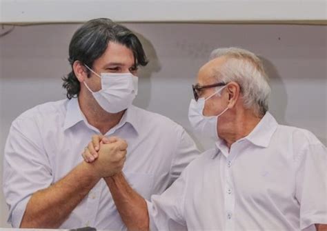 Cícero Lucena tira licença e vice prefeito assume prefeitura de João