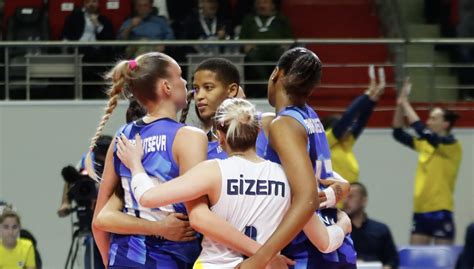 Fenerbahçe Opet Kadınlar AXA Sigorta Kupa Voleyde adını Dörtlü Finale