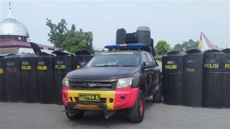 Antisipasi Huruhara Personil Sat Brimob Polda Sumut Latih Kemampuan