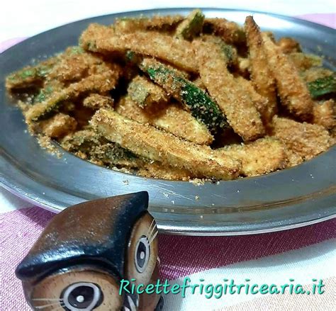 Bastoncini Di Zucchine Panate E Croccanti In Friggitrice Ad Aria