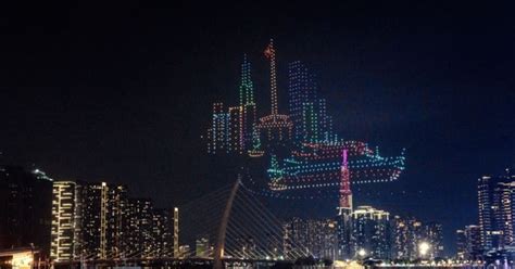 Mãn nhãn với màn trình diễn drone show bế mạc Lễ hội Sông nước TP HCM lần 2