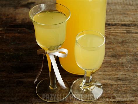 cytrynówka z miodem na spirytusie przepis PrzyslijPrzepis pl