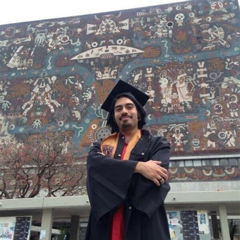 Maximiliano CDMX Ciudad de México Buenos días graduado de la