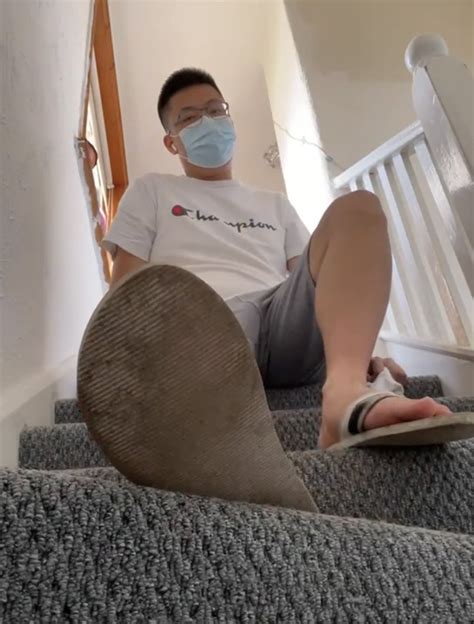 死神 S on Twitter 舔拖鞋or舔脚底