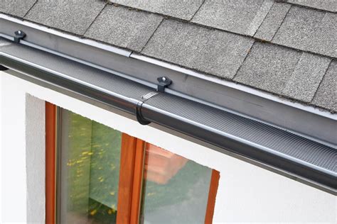 How To Clean Gutters Without A Ladder With Steps