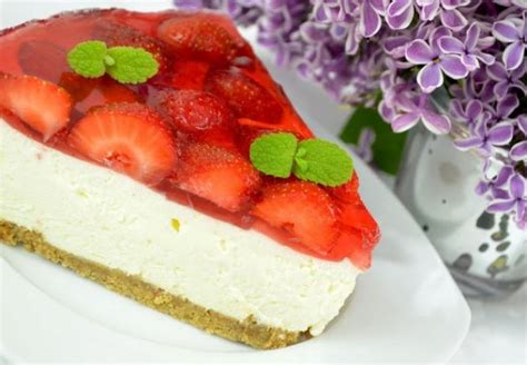 Sernik Na Zimno Z Mascarpone Truskawkami I Galaretk Desery Smaker Pl