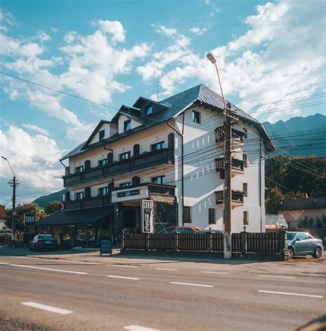 Iata de ce sa tii cont atunci când alegi un hotel la munte