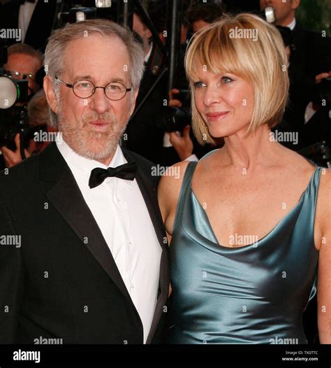 Kate Capshaw Naked Saddle Girls