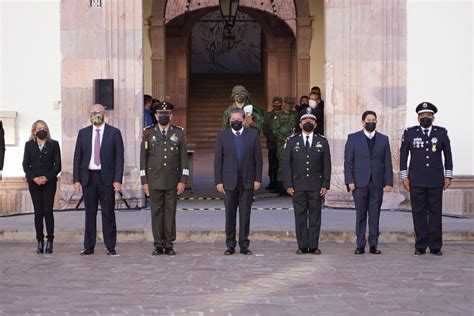 Autoridades de los tres órdenes de gobierno realizan honores a la