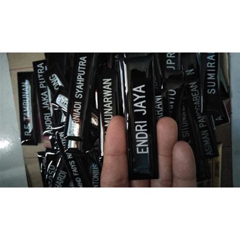 Jual Name Tag Nama Dada Grafir Bahan Doff Lapis Resin Shopee Indonesia
