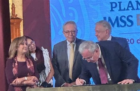 Rocha firma convenio con AMLO para operación del Programa IMSS