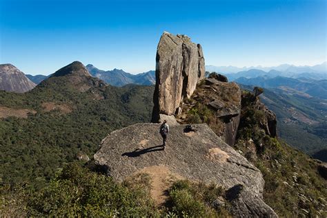 Fotógrafo lança livro sobre Parque Estadual dos Três Picos Resumo