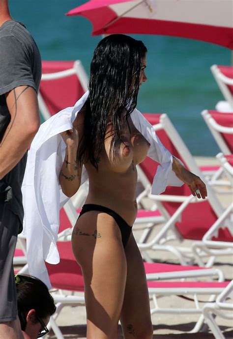 Giulia De Lellis Topless 5 Photos Nude Celebs