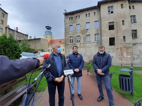 Wa Brzych Stare Kamienice Zamieni Si W Nowe Mieszkania Komunalne