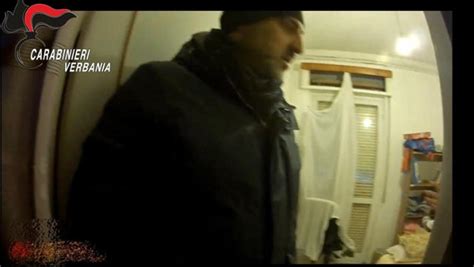 Stresa Giovane Bengalese Picchiata E Segregata In Casa Dal Padre La