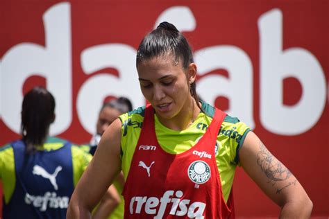 Palmeiras Feminino Se Reapresenta Em Primeiro Treino Em Campo De 2022