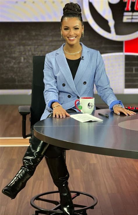THE APPRECIATION OF NEWSWOMEN WEARING BOOTS BLOG MALIKA IS MAKING