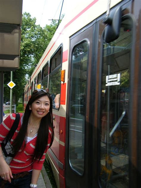 Cathay Pacific Flight Attendant Eden Lo Photos Husband Want CEO To