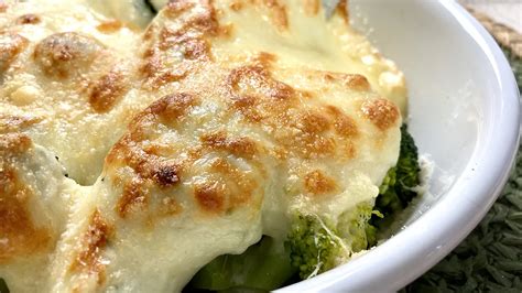 Brócoli Gratinado con Salsa Bechamel y Queso