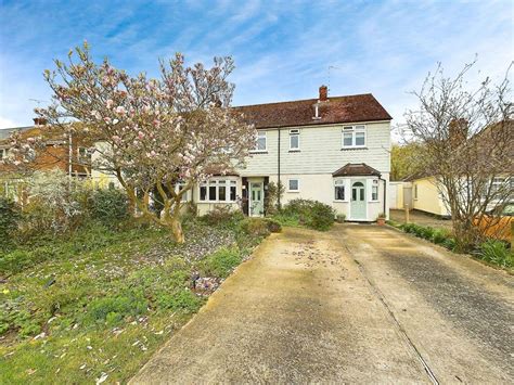 Templars Close Witham CM8 4 Bed Semi Detached House 450 000