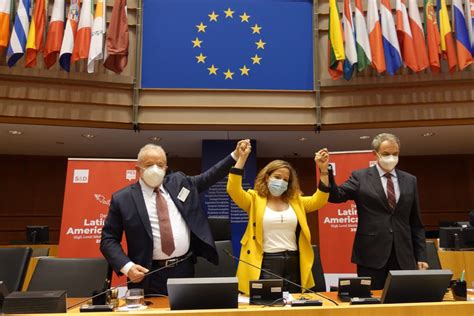 Lula é aplaudido de pé ao fazer discurso no Parlamento Europeu
