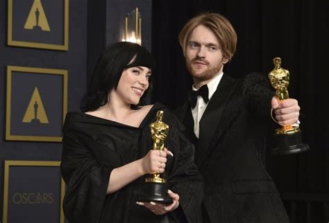 Billie Eilish And Finneas Bond And Win Oscar For Best Song The Korea