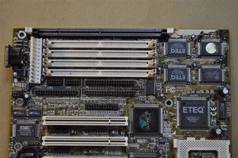 Soyo SY 5EAS Sockel 7 Mainboard ETEQ 4 ISA And 3 PCI Slots Edo And SD