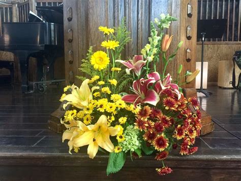 Pin By Madeline Gonzales On Madeline Designs Flower Arrangements