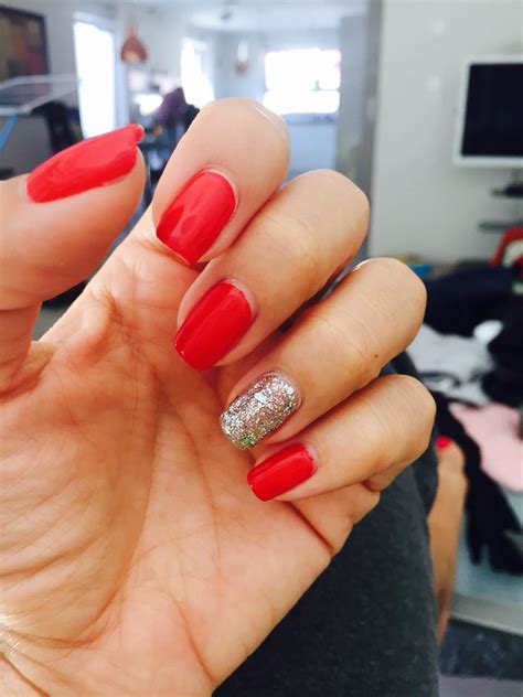 U As Acrilicas Rojas Con Brillos Moda Y Estilo
