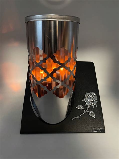 NOWOSC Znicz Stalowy Solarny Fotowoltaika Lampion Fotowoltaiczny Tuba
